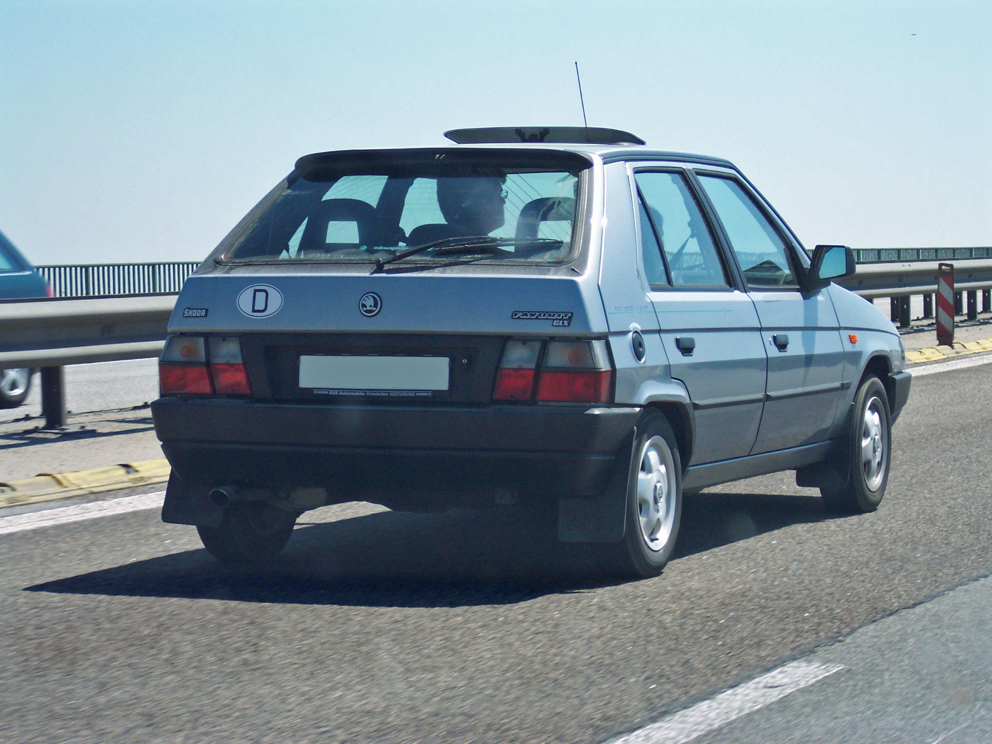 Skoda Favorit technical specifications and fuel economy